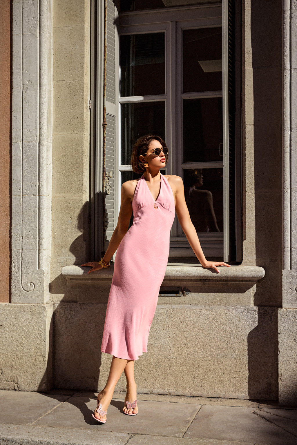 Open-back crystal embellished midi dress - Powder pink